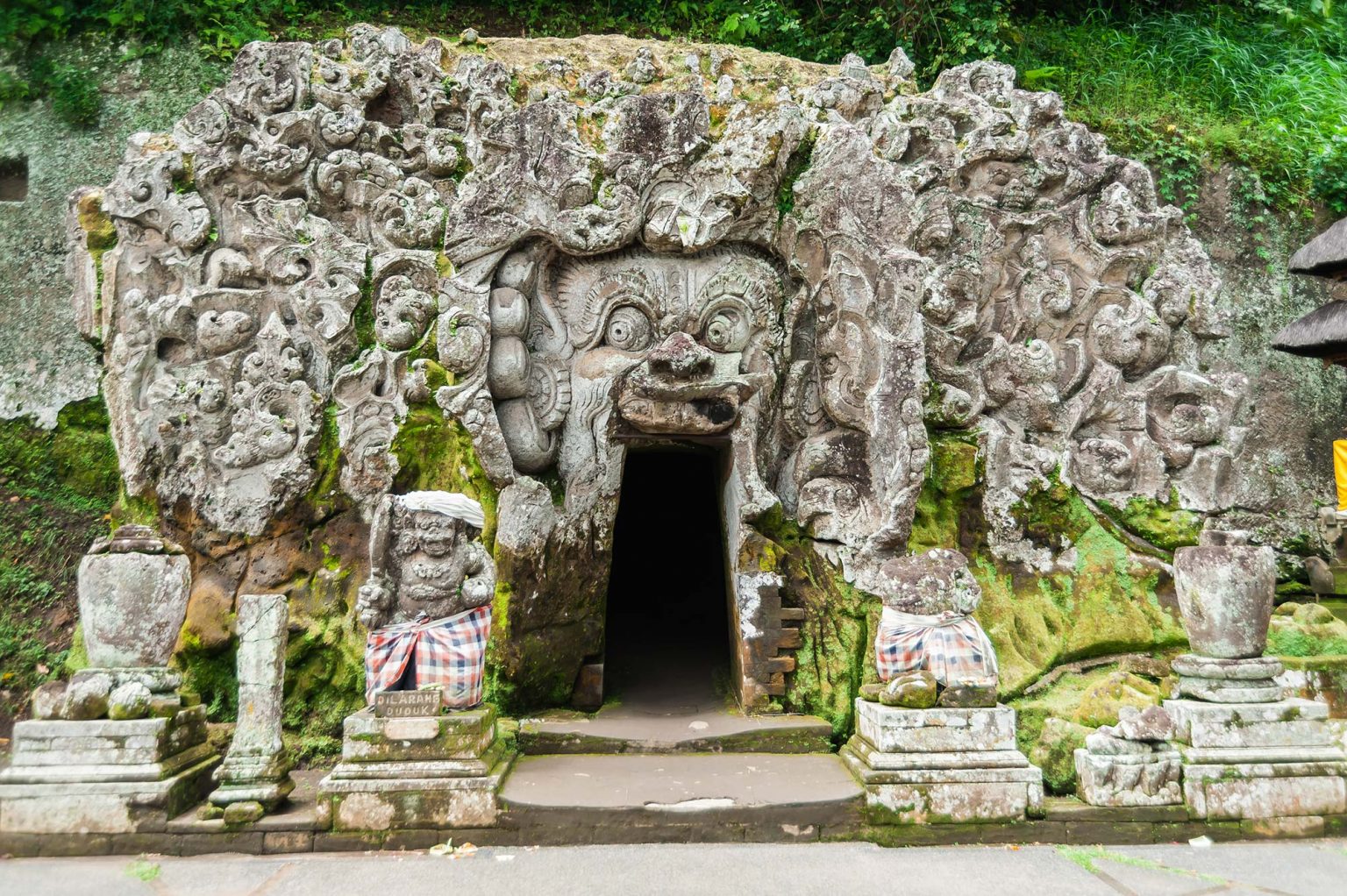 Die Elefantenhöhle Goa Gajah auf Bali in Indonesien